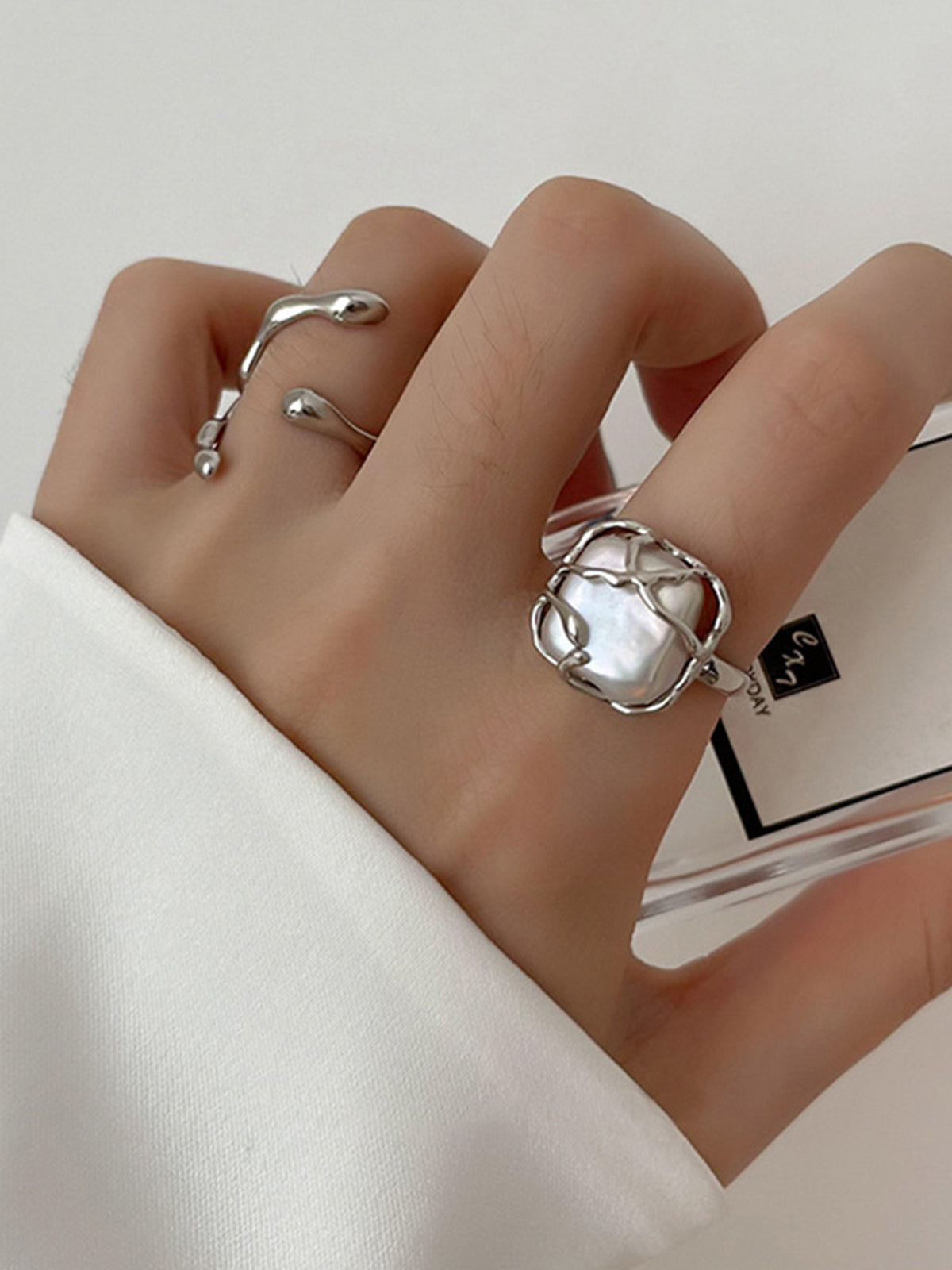 1pc Minimalist Full Moon Pearl Ring | COMMENSE
