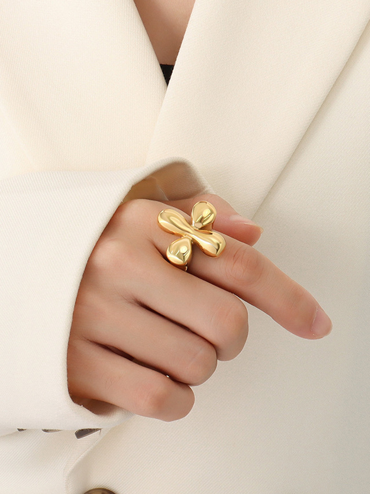 Retro Flower Chunky Ring | COMMENSE