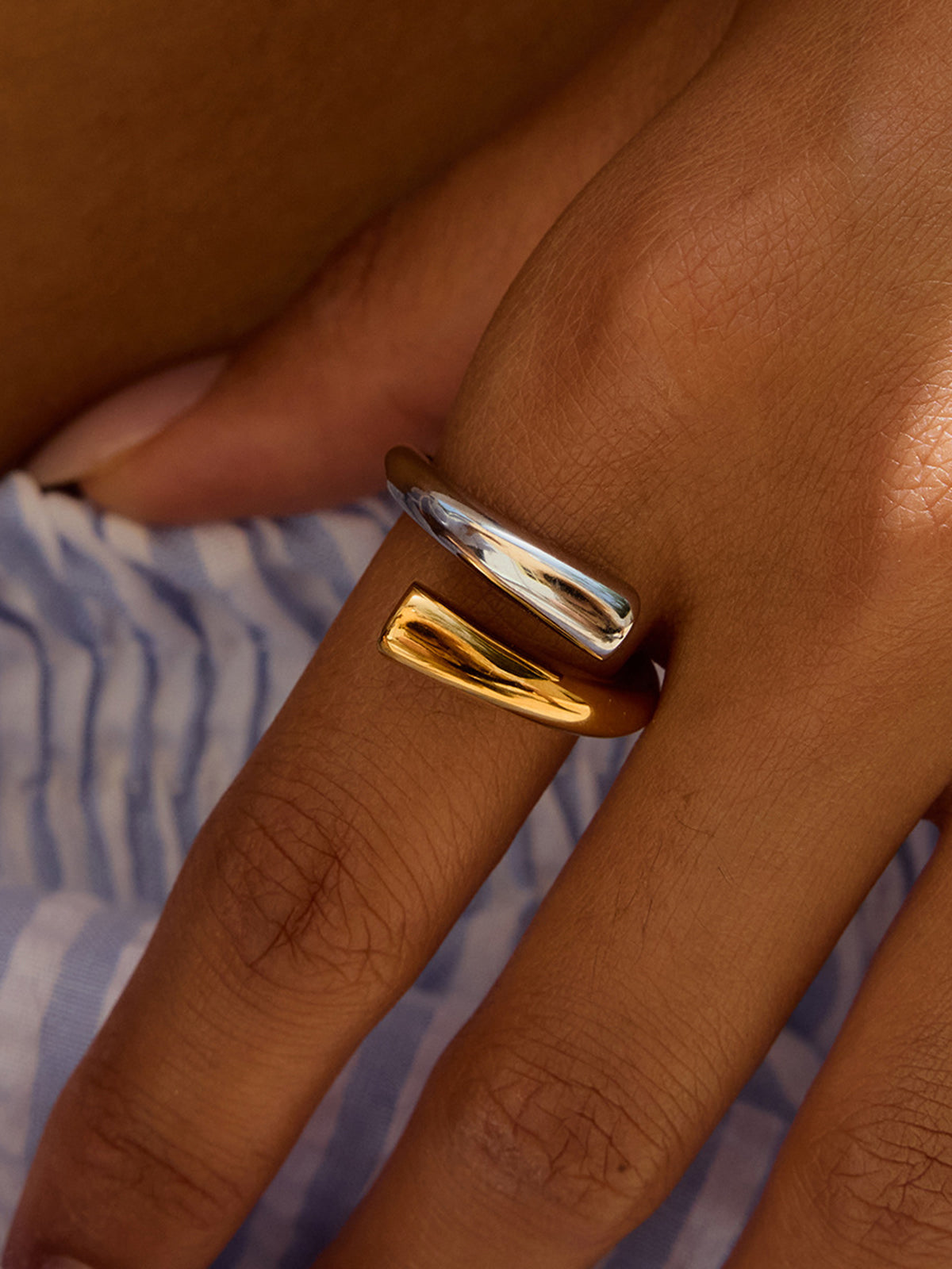 Two-Tone Bypass Ring | COMMENSE