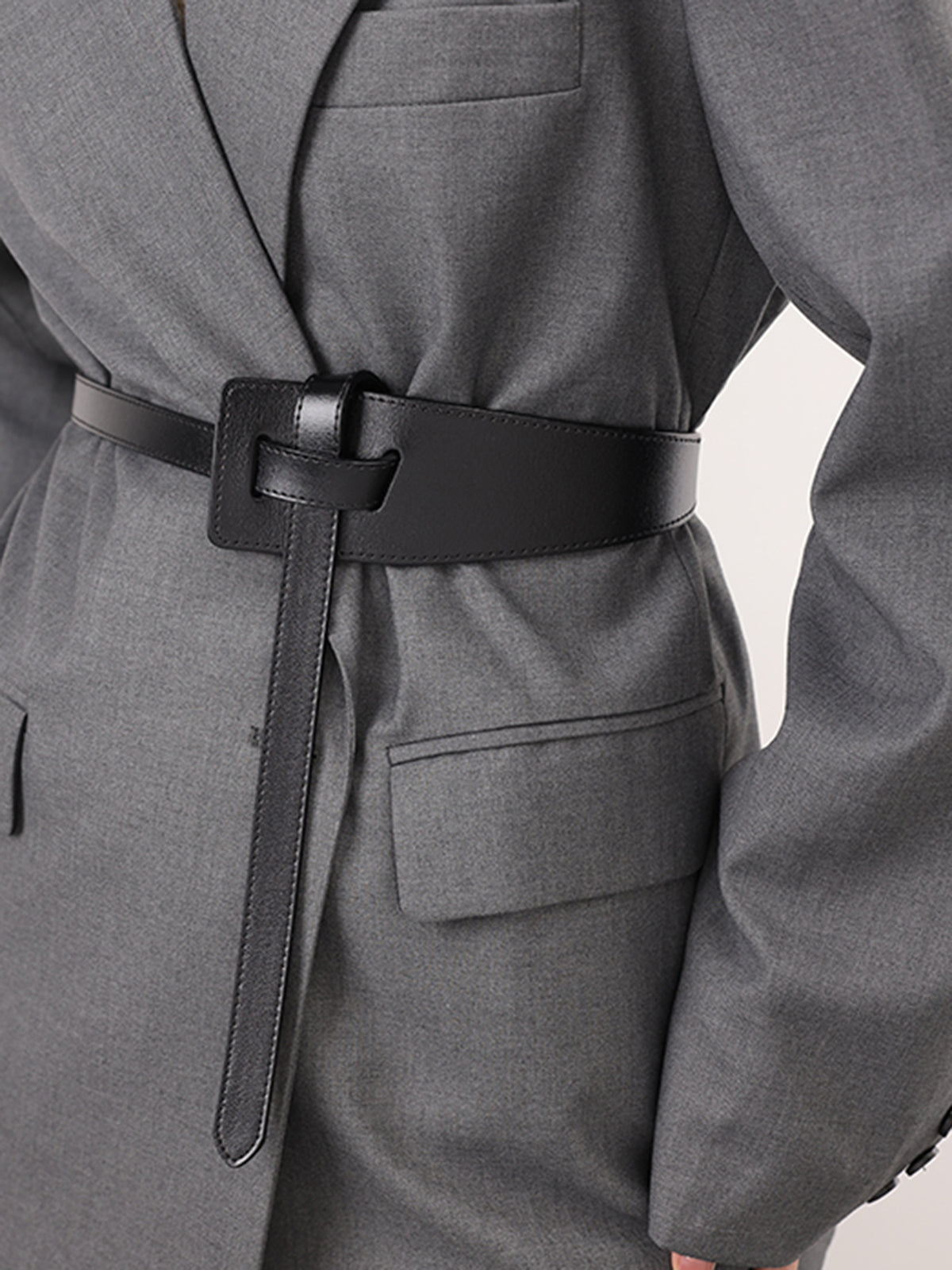 Asymmetrical Knotted Leather Belt | COMMENSE
