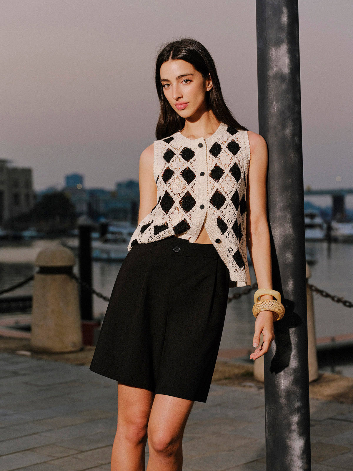 Embroidered Diamond Pattern Knit Vest | COMMENSE