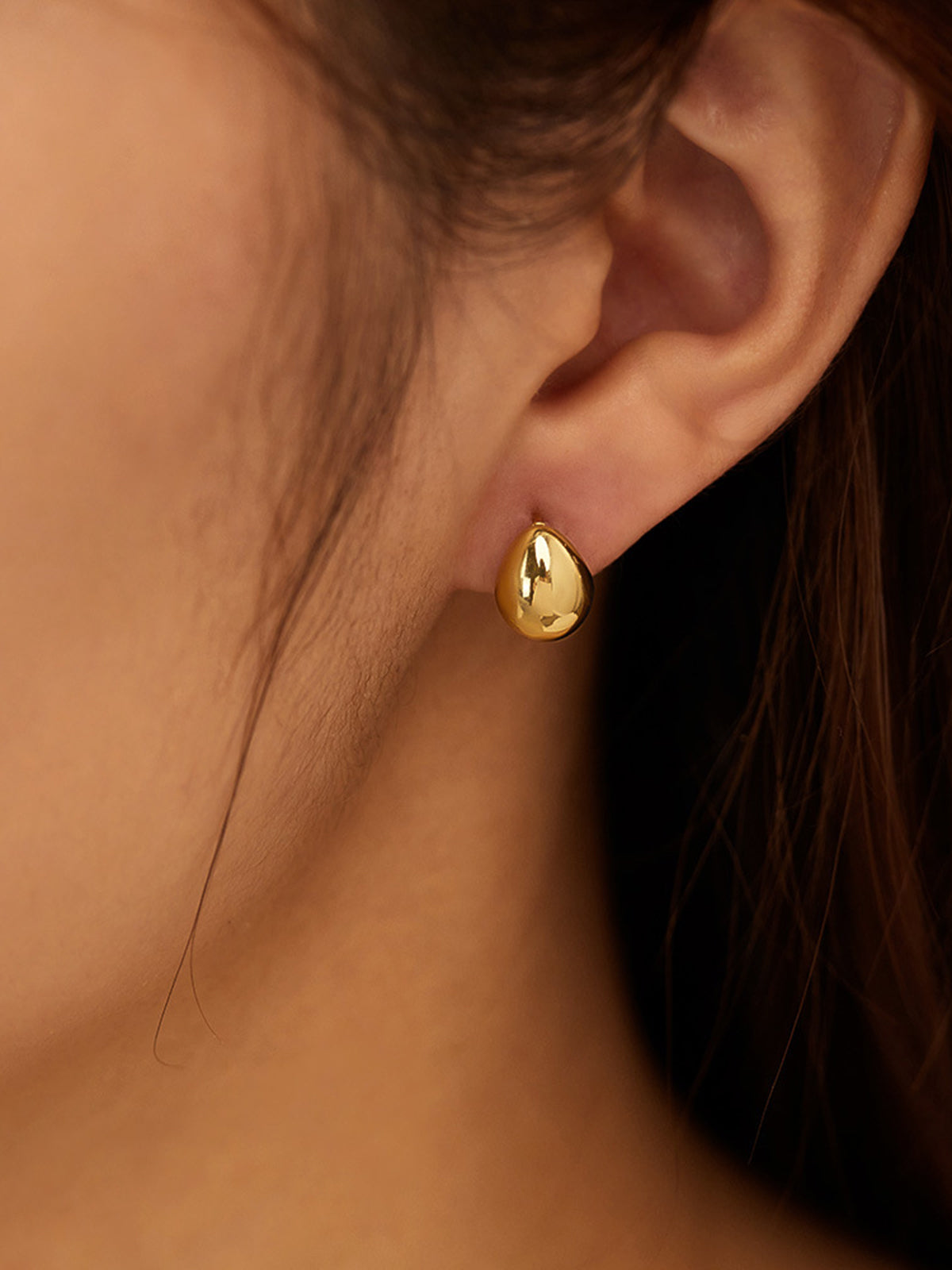 Minimalist Teardrop Stud Earrings | COMMENSE