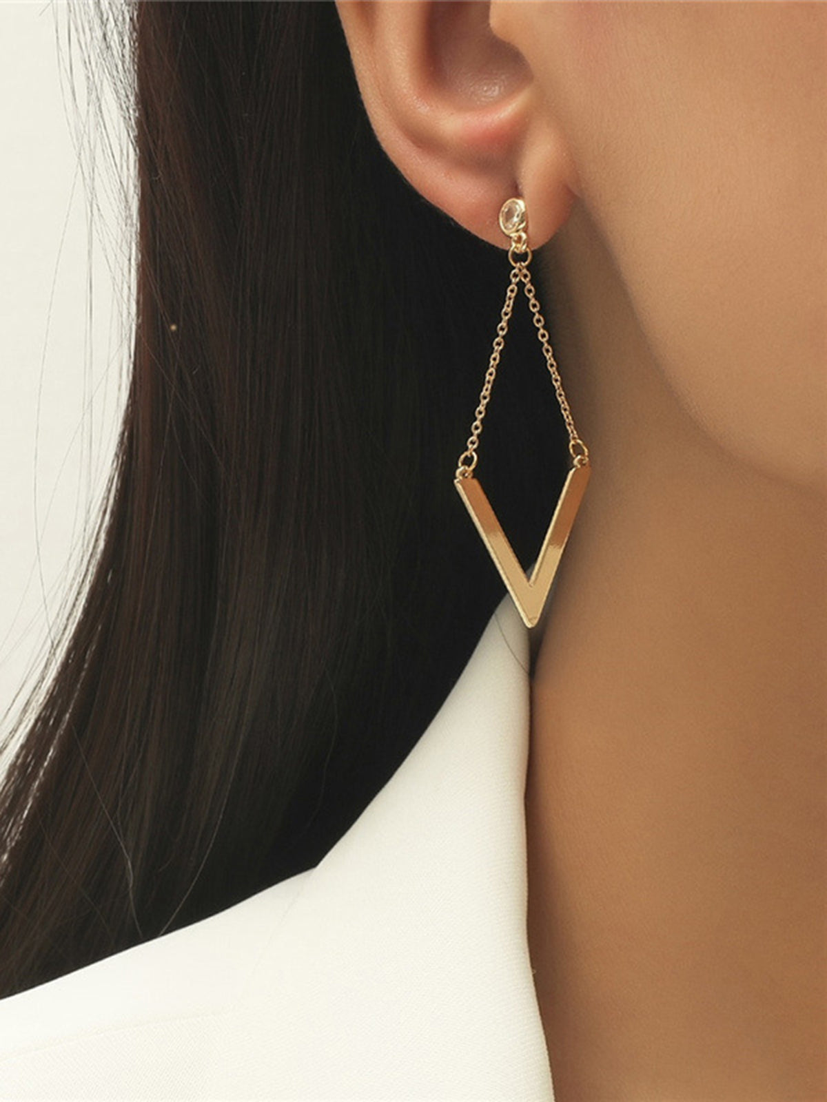 V-Shaped Chain Drop Earrings | COMMENSE